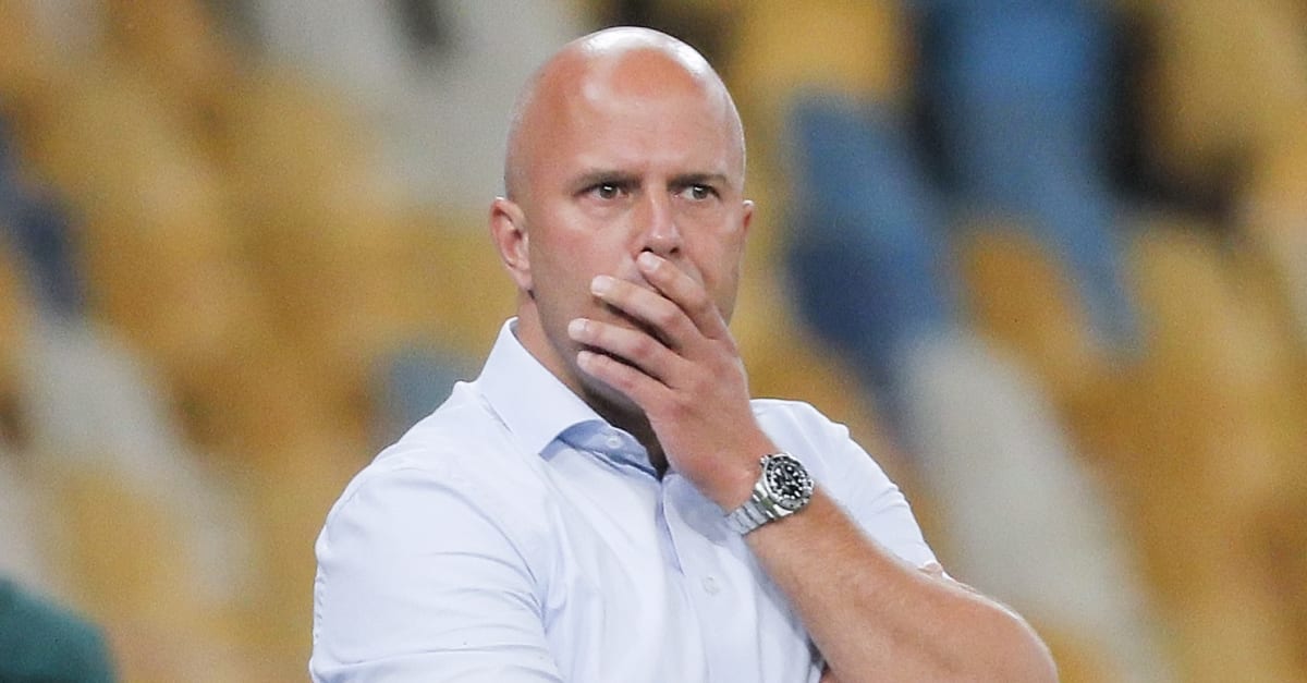 Gehavend AZ met negentien spelers naar Napels | Vandaag Inside