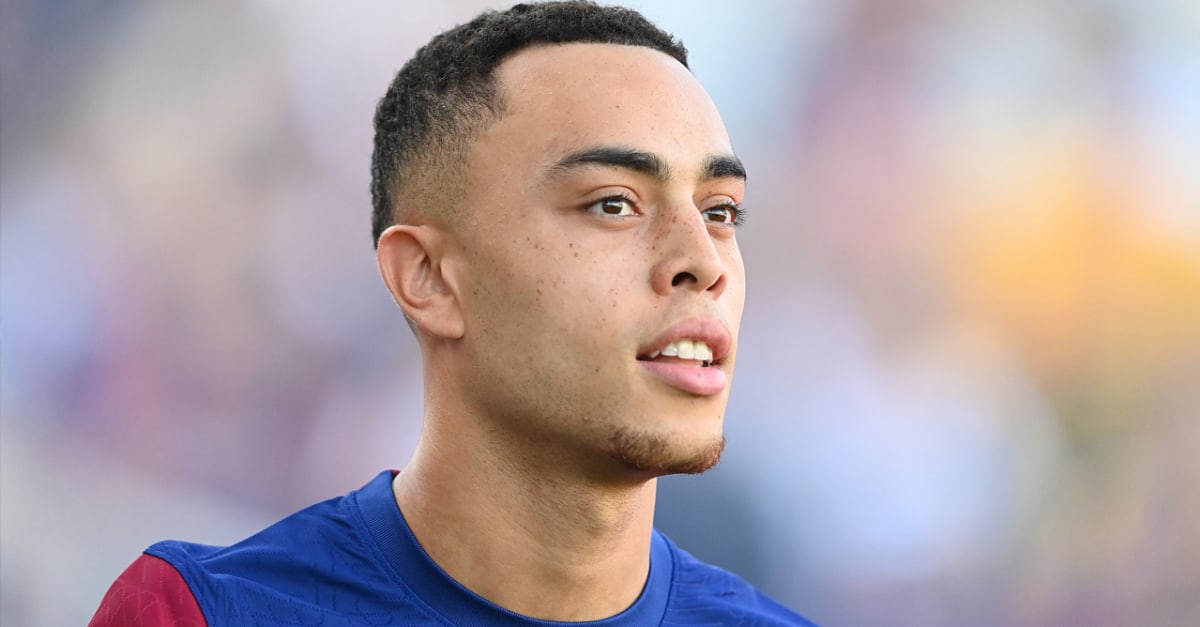 'PSV meldt zich voor Sergiño Dest' | Vandaag Inside