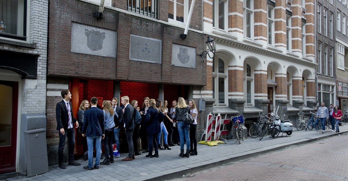 Geldkraan dicht: Amsterdamse studentenverenigingen blijven in de ban ...