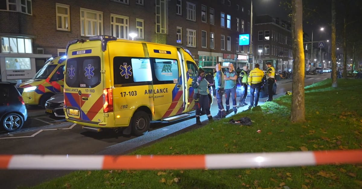 Twee voetgangers gewond door aanrijding op zebrapad Rotterdam | Hart van Nederland