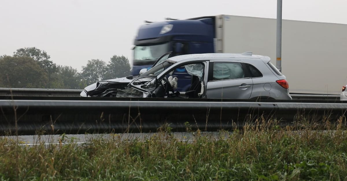 Twee gewonden na ongeval met spookrijder A73 | Hart van Nederland