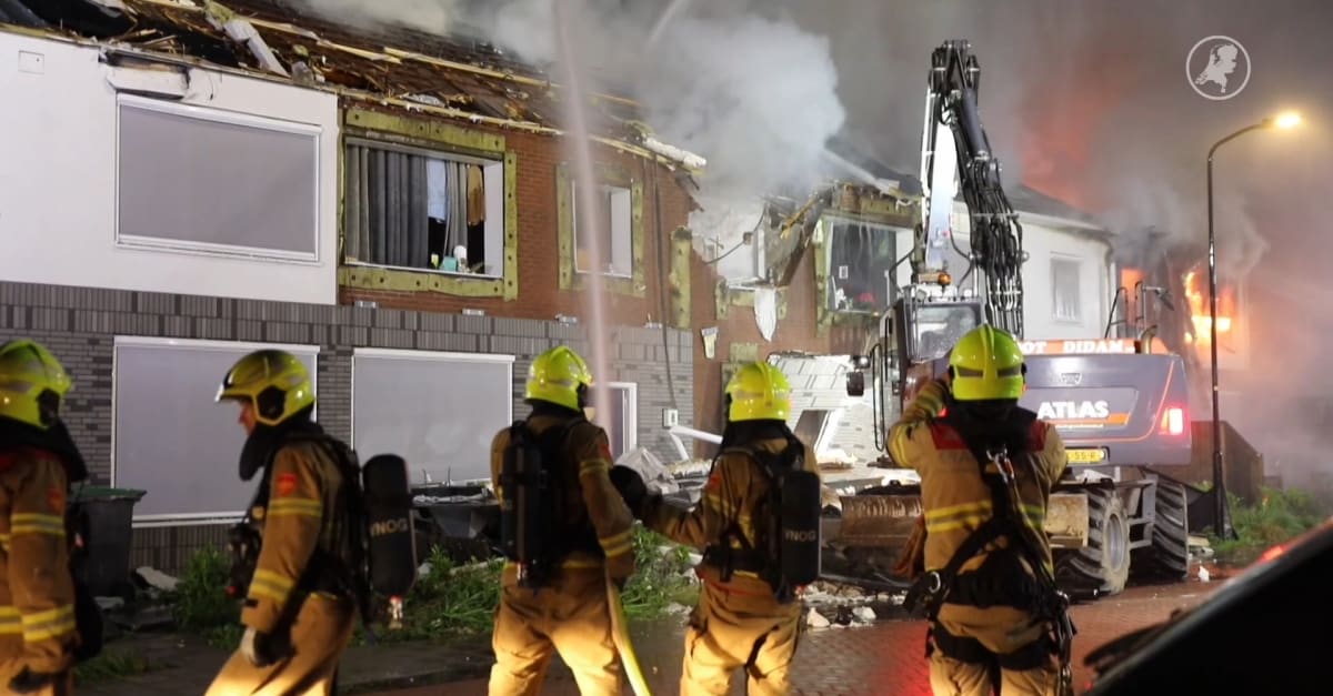 Zeer grote brand in Didam, zes huizen in brand