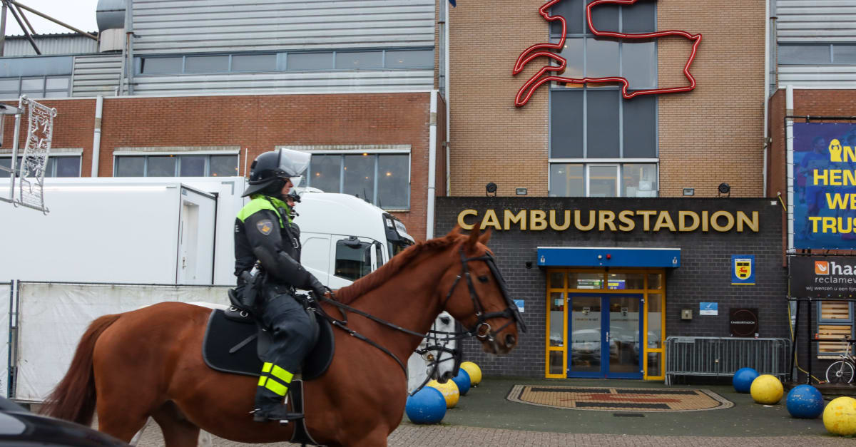 Sybrand Buma houdt vast aan verbod uitsupporters bij SC Cambuur | Hart ...