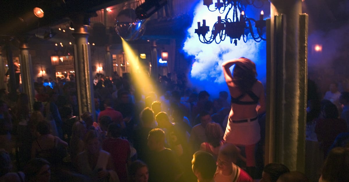 20-jarige Nederlander doodgestoken bij Antwerpse club na optreden ...