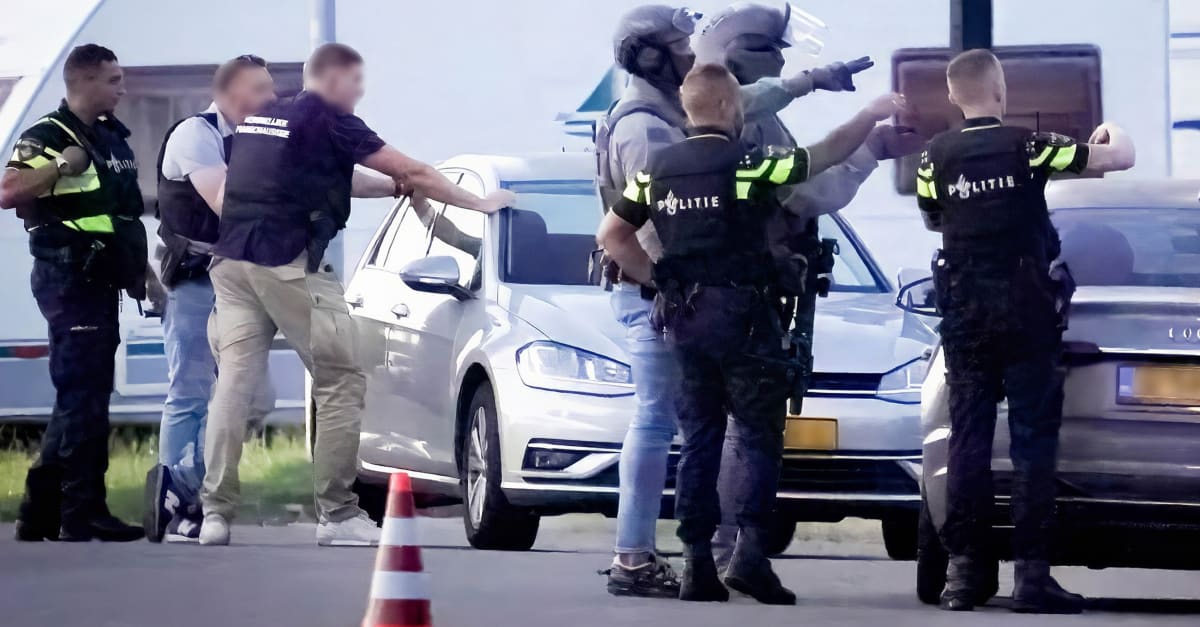 Dubbel schietdrama in Winschoten: twee gewonden, klopjacht op schutter(s) | Hart van Nederland