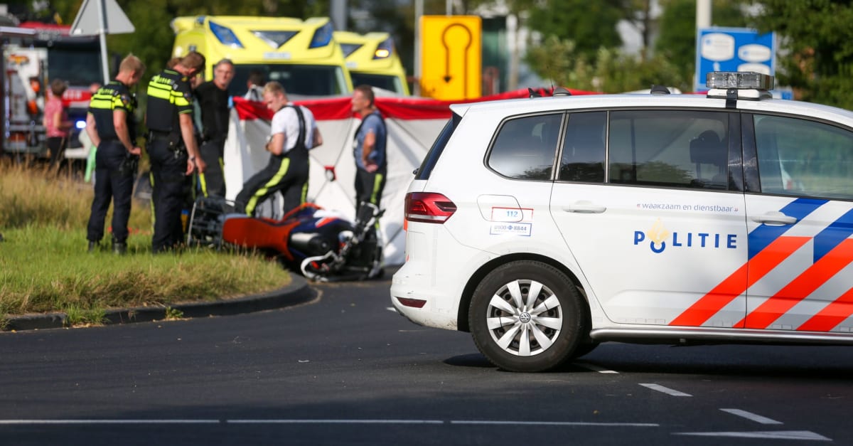 Motorrijder (56) overleden na frontale botsing met auto in Franeker | Hart van Nederland