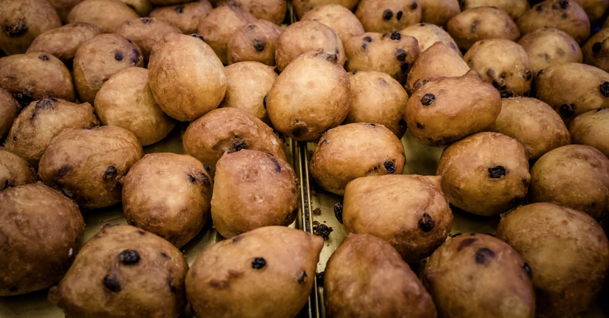 'Duizenden' oliebollen gedumpt in water Rotterdam: 'Echt belachelijk ...