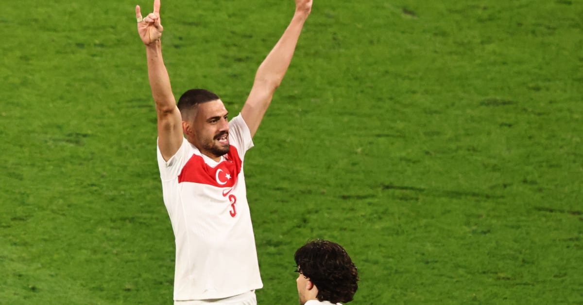 Turks ministerie boos na schorsing Demiral: 'Bevooroordeeld jegens ...