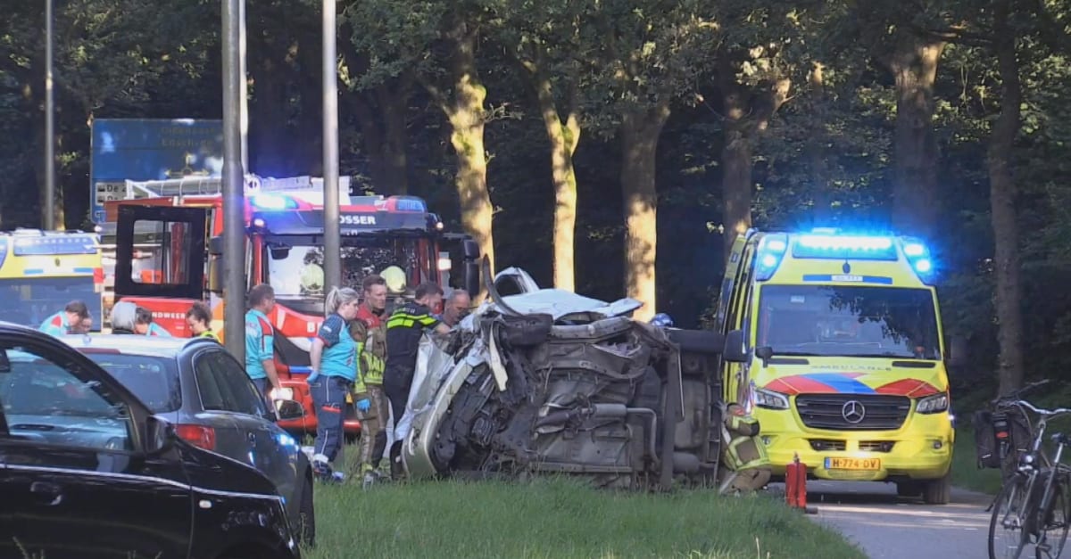 Vrouw (54) overleden na ongeval op N731 bij Losser