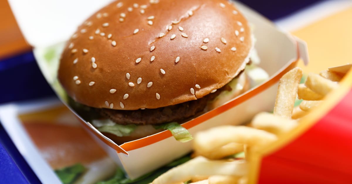 Goedkoop snacken? Vergeet het maar: Nederlandse Big Mac uitschieter qua ...