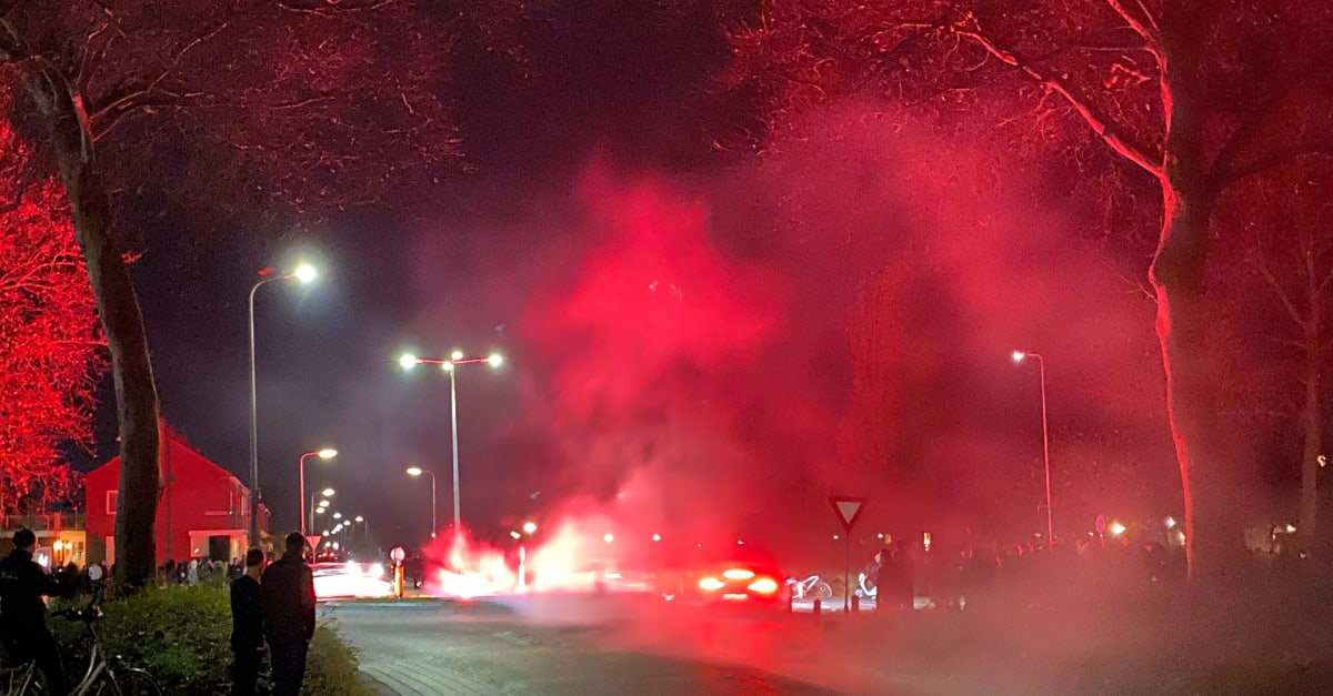 Burgemeester Urk noemt de onverwachte rellen 'uitermate triest' | Hart ...
