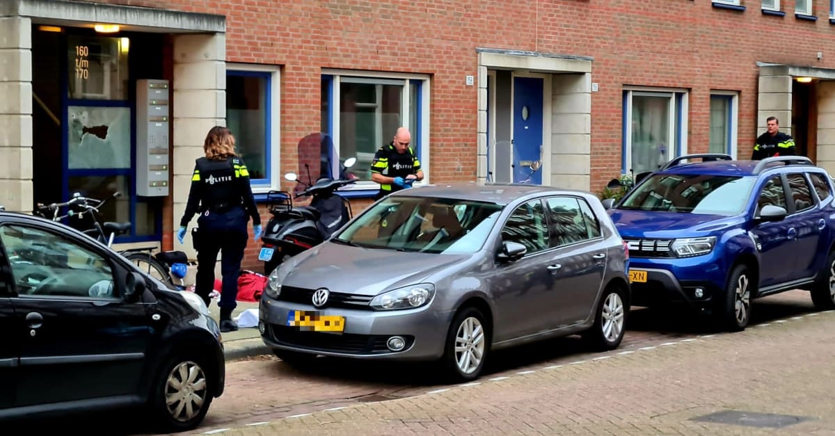 Vrouw (47) doodgeschoten op straat in Amsterdam, vermoedelijke schutter (57) dood gevonden ...