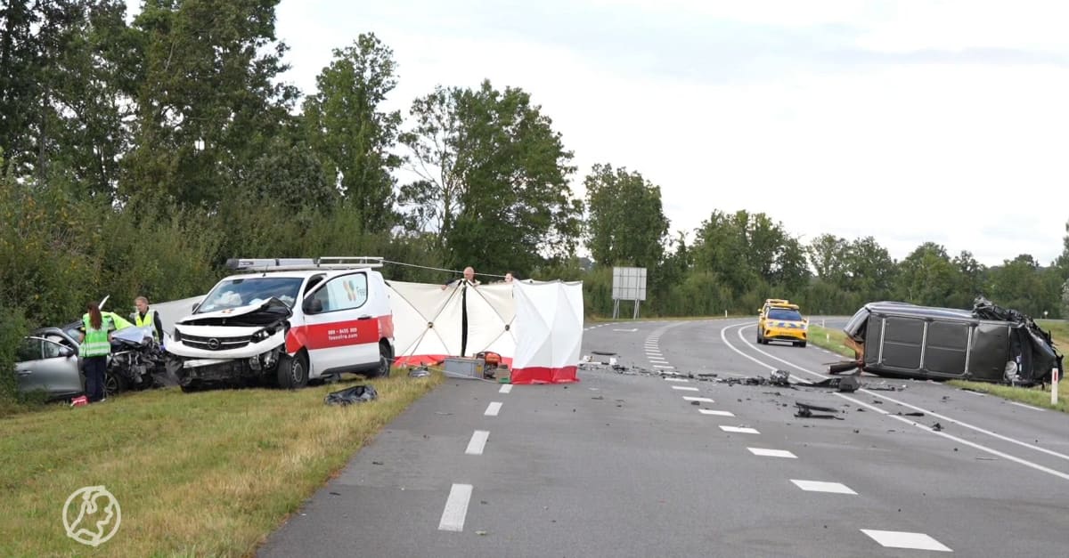 Dode en gewonde door ongeval met drie voertuigen in de Betuwe