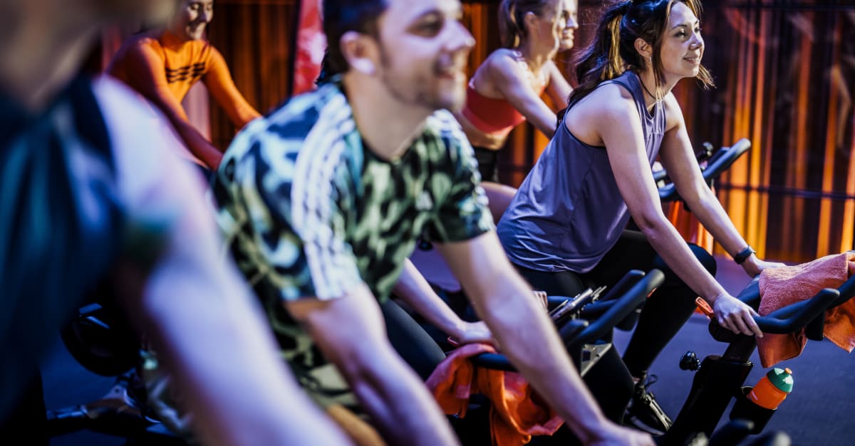 10.000 mensen spinnen tegen kanker tijdens de Alpe d'HuZes Indoor Ride | Hart van Nederland