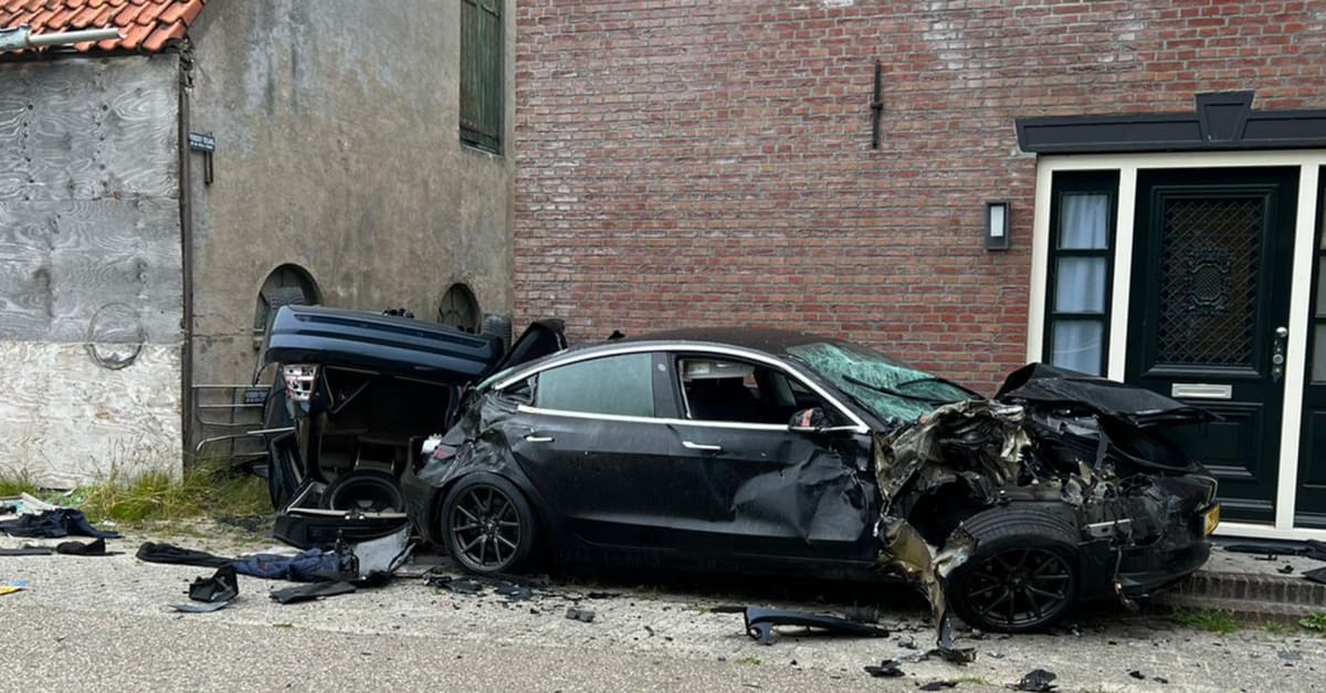 Politieachtervolging eindigt in zware crash Hazerswoude-Rijndijk: 'Zo ...