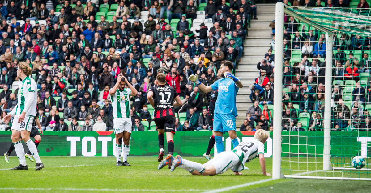 FC Groningen-fans op de vuist met spelers, wedstrijd stilgelegd | Hart ...