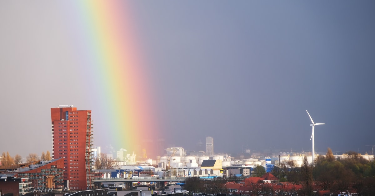 Dag begint zonnig, maar vanavond trekken (onweers)buien over het land ...
