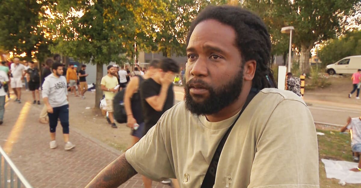 Rapper Glen Faria schrikt van situatie in Ter Apel: 'Er gaan hier ...