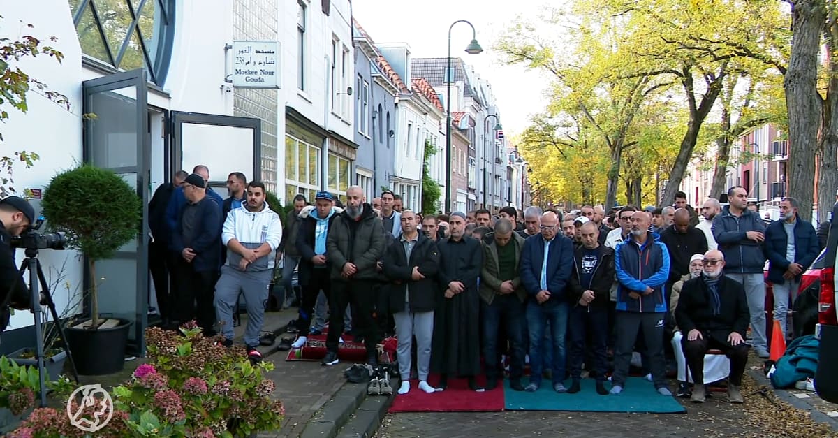 Honderden mensen nemen afscheid van omgekomen gezin uit Gouda | Hart ...