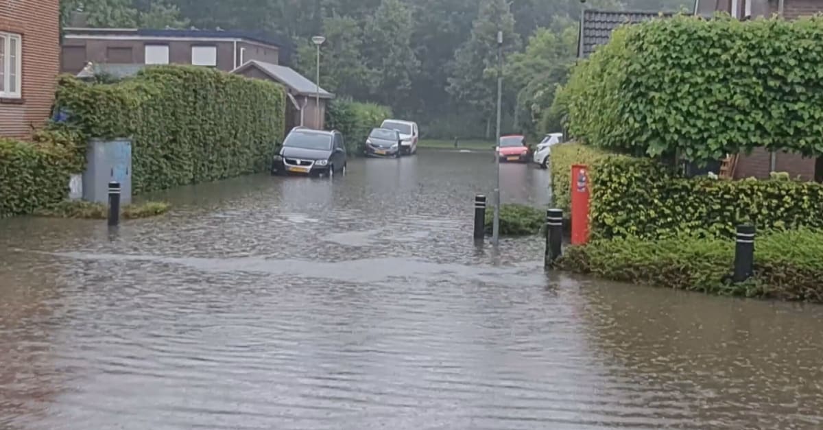 Gevaarlijke situaties in Limburg: KNMI geeft code rood voor zware ...