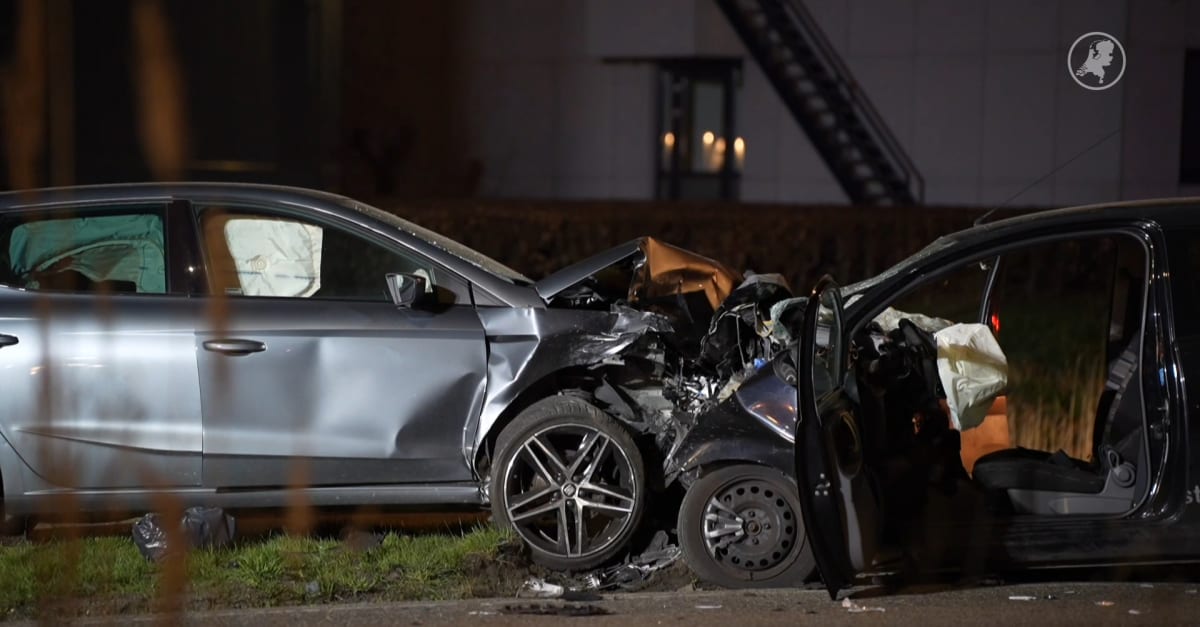 Dode en drie gewonden bij frontale botsing in Waalwijk | Hart van Nederland