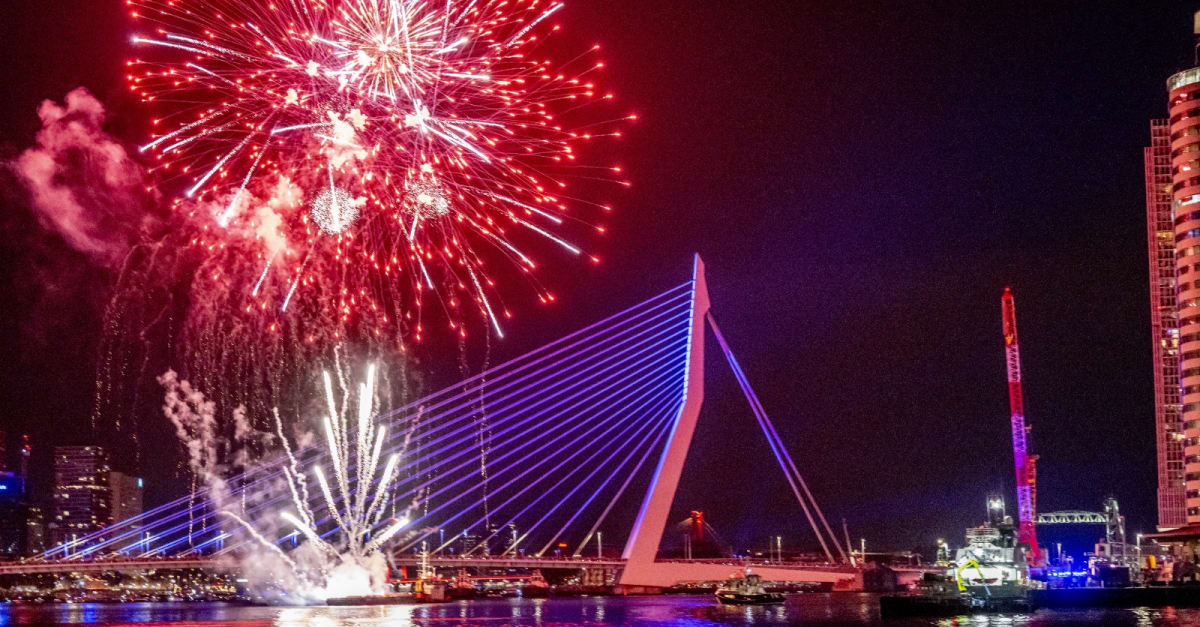 Crowdfunding moet Nationaal Vuurwerk in Rotterdam redden | Hart van Nederland