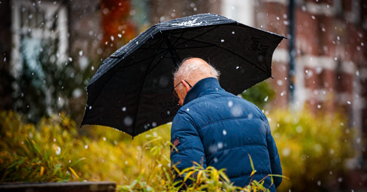 Pas op: code geel vanwege gladheid, windstoten en sneeuwbuien | Hart van Nederland