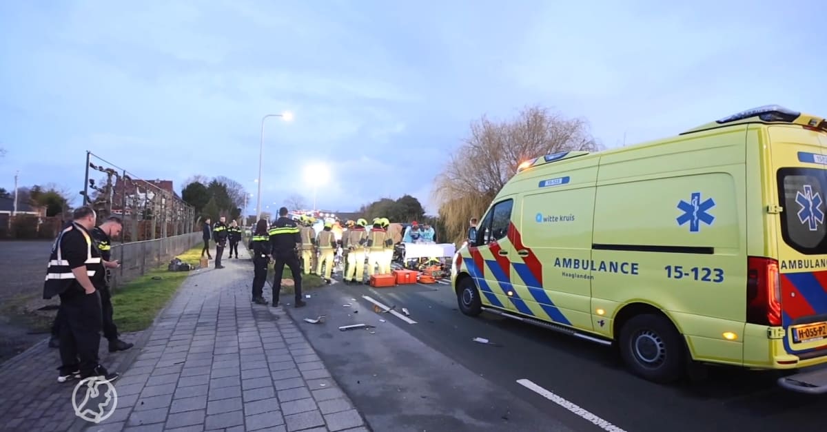 Man (35) uit Monster overleden door botsing met auto's in Poeldijk | Hart van Nederland
