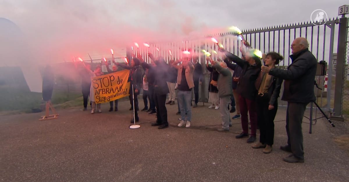 Fakkelprotest in Warffum: ‘Stop definitief met gaswinning’