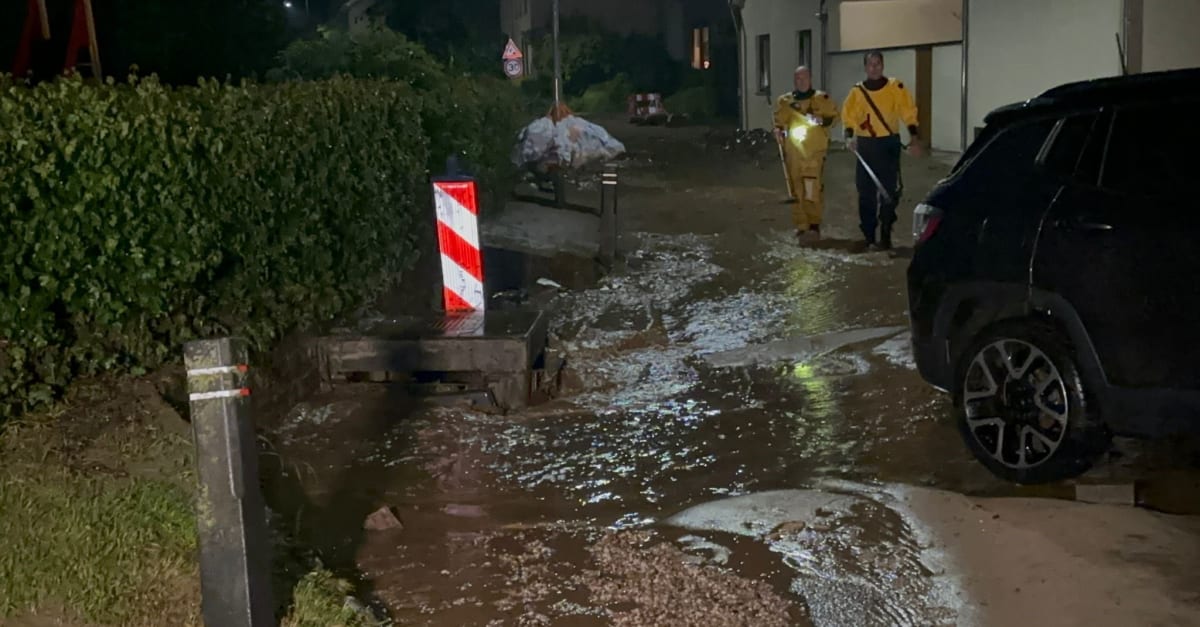Modderstroom in Zuid-Limburg zorgt voor schade aan huizen | Hart van ...