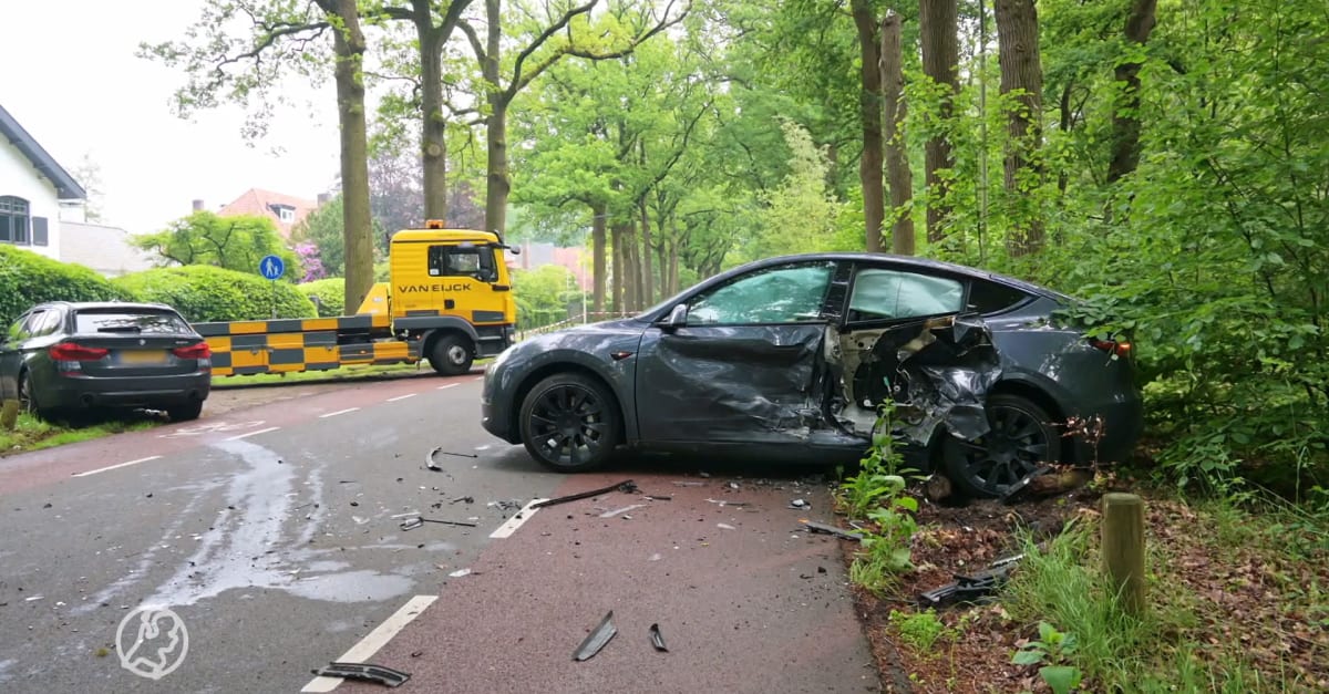 Ravage en vier gewonden na auto-ongeluk in Breda | Hart van Nederland