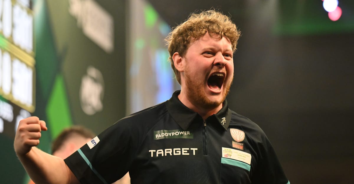 Darter Doets schakelt Smith uit en bereikt derde ronde WK | Hart van ...