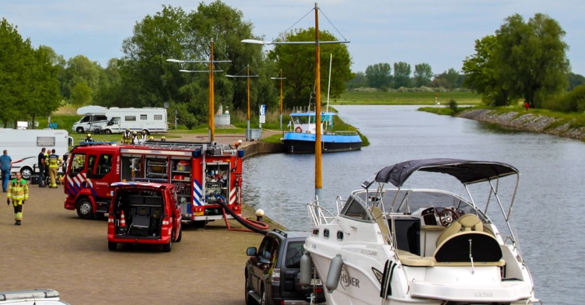 Mensen onwel door lek in accu pont Hattem, waarschuwing voor ...
