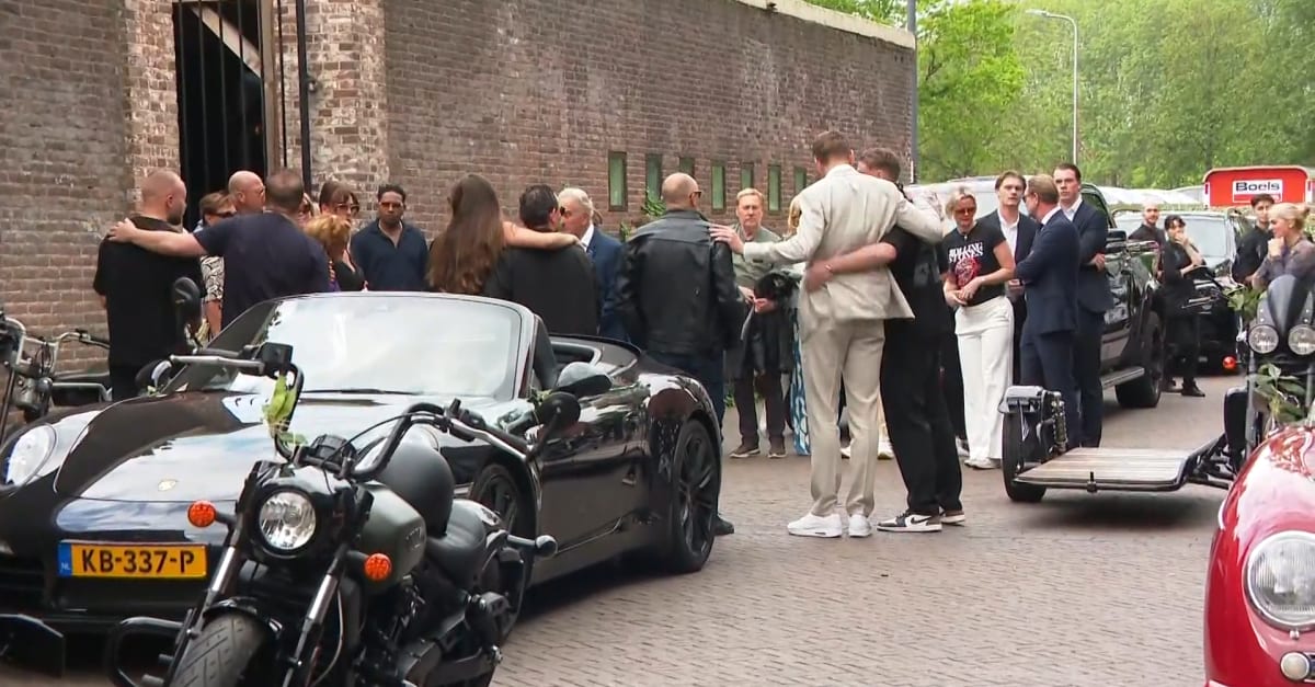 Topchef Jonnie Boer naar laatste rustplaats gebracht