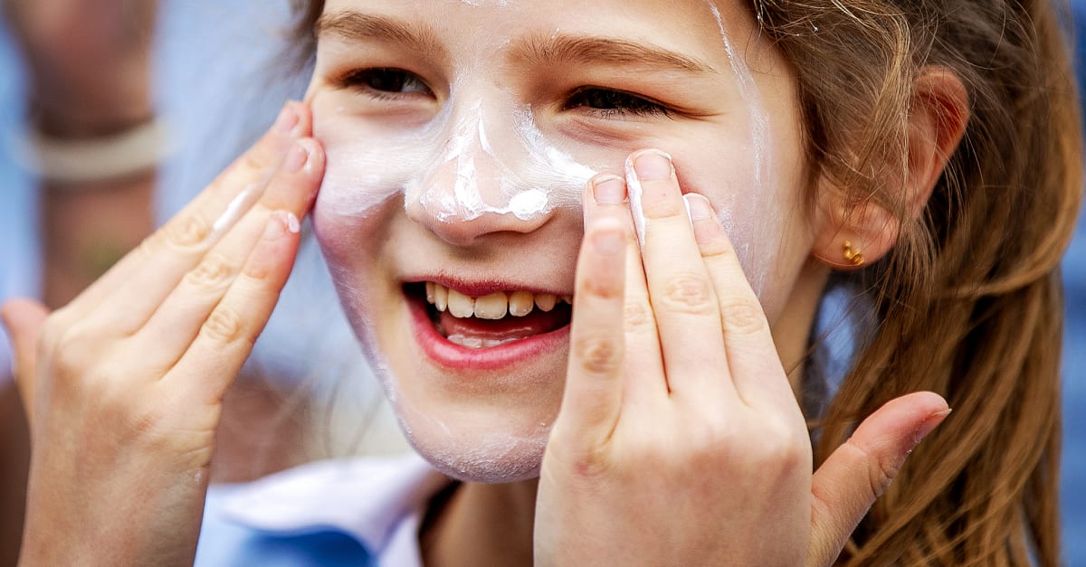 Aantal mensen met huidkanker neemt hard toe, 'insmeren moet in ons ...