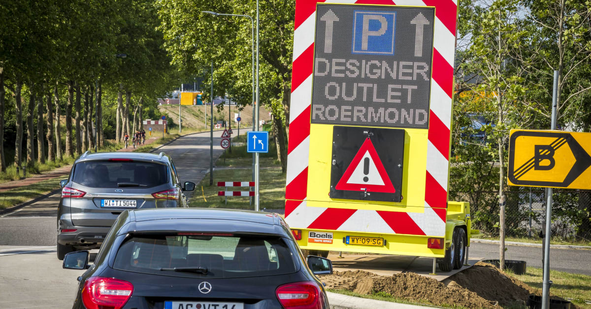 Druk in treinen naar Zandvoort en lange files voor outlet Roermond | Hart van Nederland