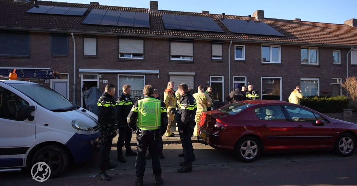 Explosieve stoffen aangetroffen in huis in Eindhoven, politie ontruimt woning | Hart van Nederland
