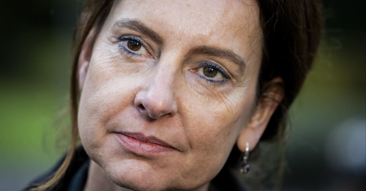 Minister Uitermark noemt beelden azc-protesten Uden 'afgrijselijk ...