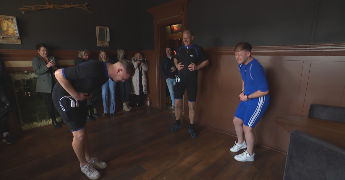 Mannen krijgen weeën in Veendams café: ‘Vreselijk om hem te zien lijden ...