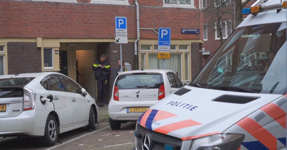 Bejaarde vrouw (80) doodgestoken in Amsterdamse woning, vrouw (21) opgepakt | Hart van Nederland