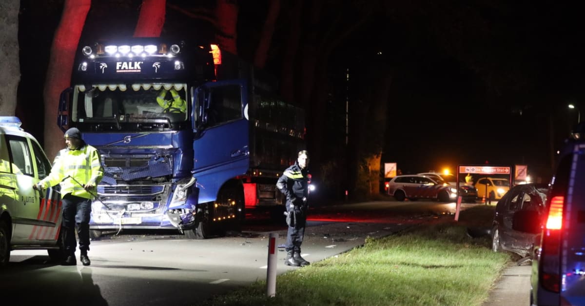 Automobilist overleden na botsing met vrachtwagen in Ede | Hart van Nederland