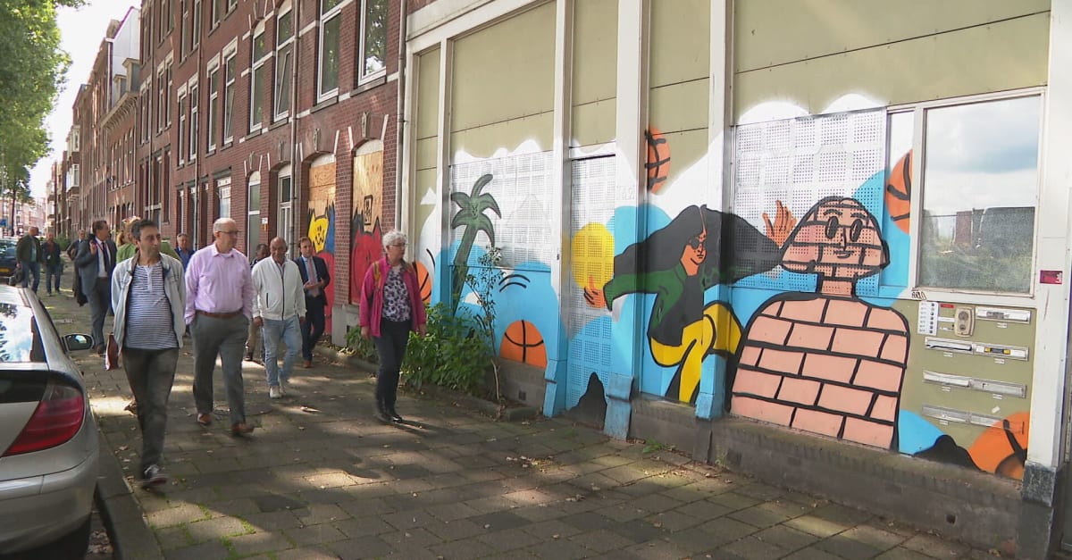 Aboutaleb na twee jaar eindelijk op bezoek bij de Rotterdamse ...
