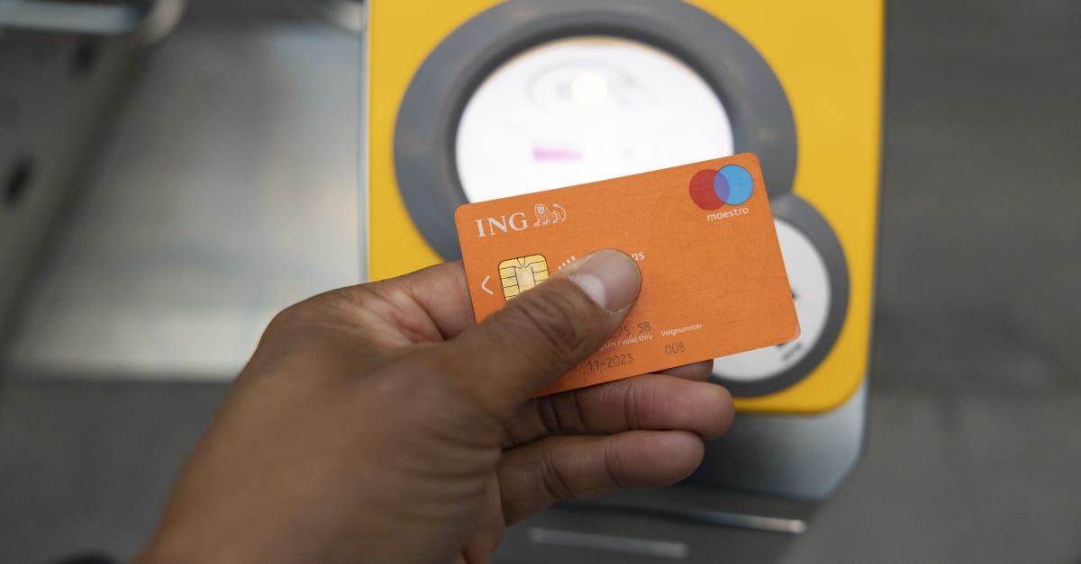 Inchecken in de trein kan vanaf volgende week ook met je bankpas | Hart ...