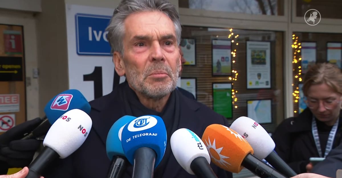 Schoof onder de indruk na gesprek met bewoners Tarwekamp: 'Ramp tart ...