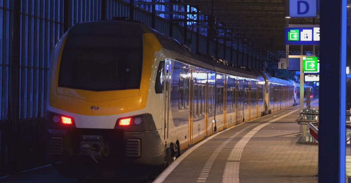 Ook dinsdag treinstaking als bonden er niet uitkomen met NS | Hart van ...