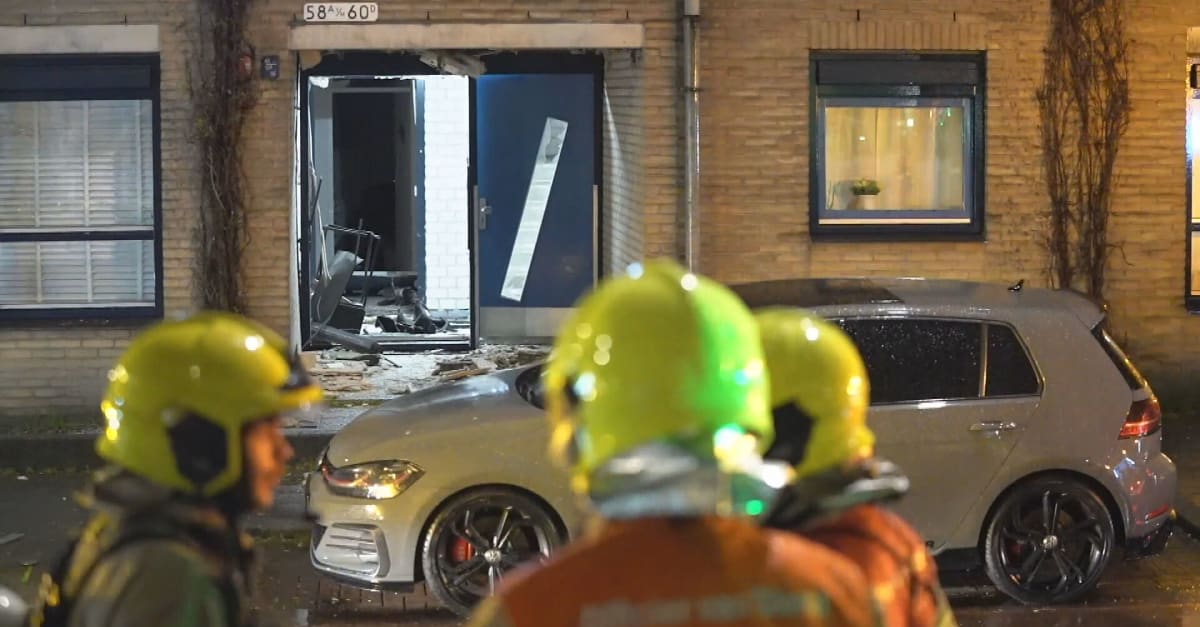 Explosie in portiek in Rotterdam, ruim 20 mensen geëvacueerd | Hart van ...