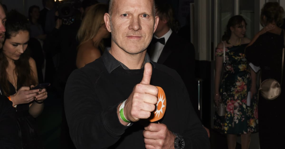 Presentator Maxim Hartman besmet met corona: 'Beterschap hoeft niet ...