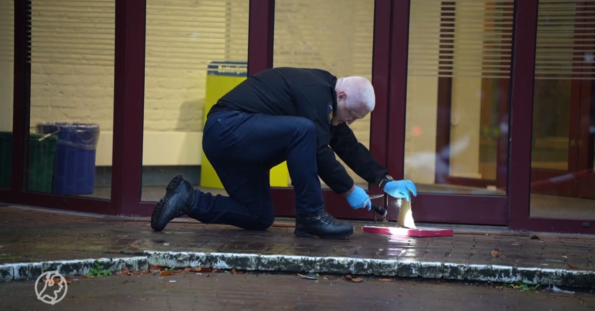 Wie liet daar een scheetje-boek zorgt voor ontruiming gemeentehuis Vlijmen