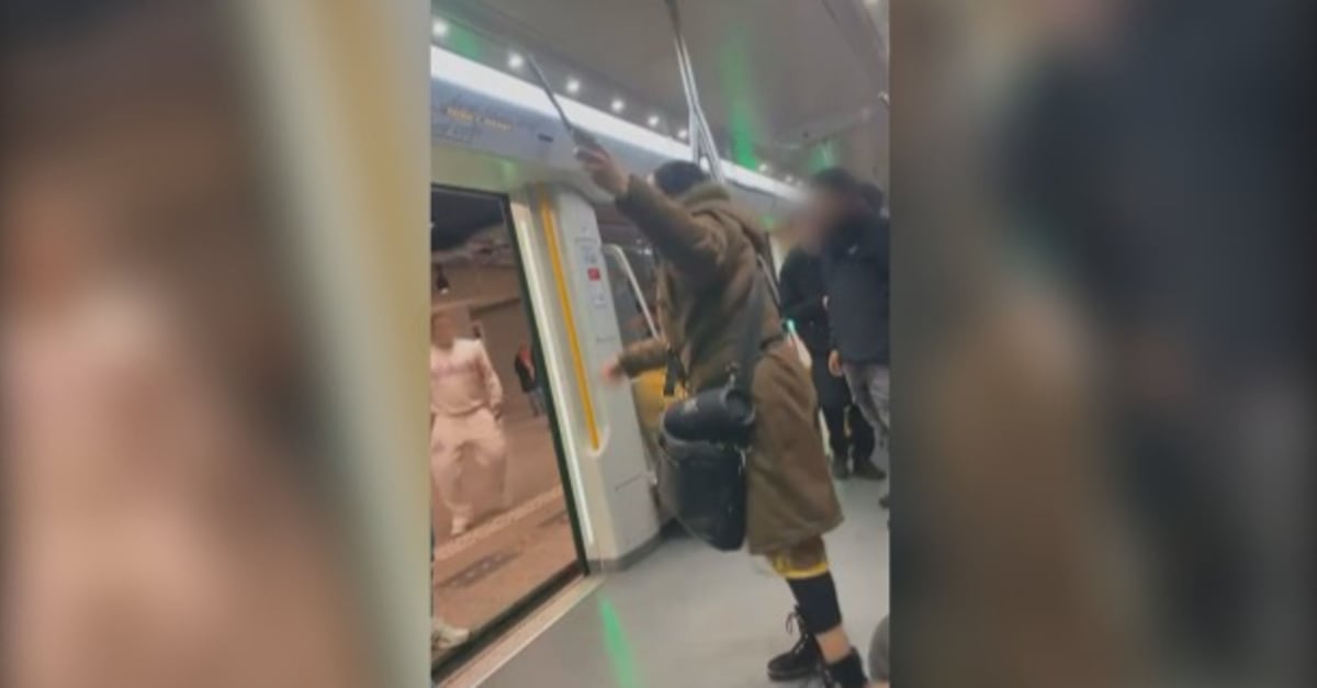 Dansende vrouw zwaait met groot mes in Amsterdamse metro op Koningsdag ...