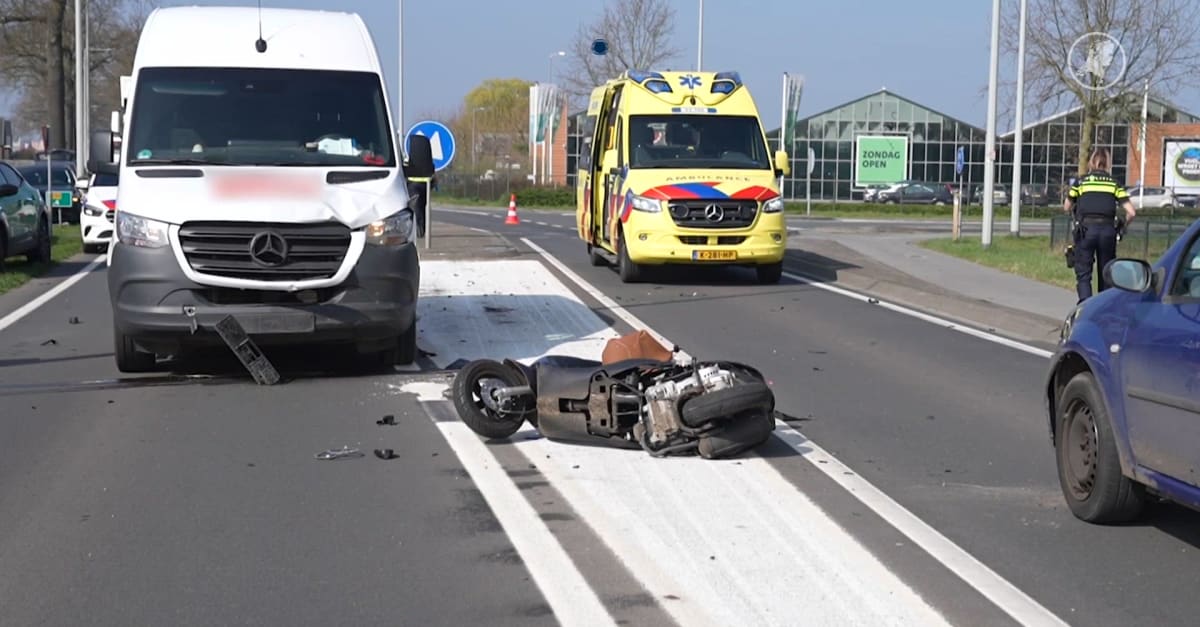 Jonge vrouw (18) overleden na aanrijding met bestelbus in Leudal